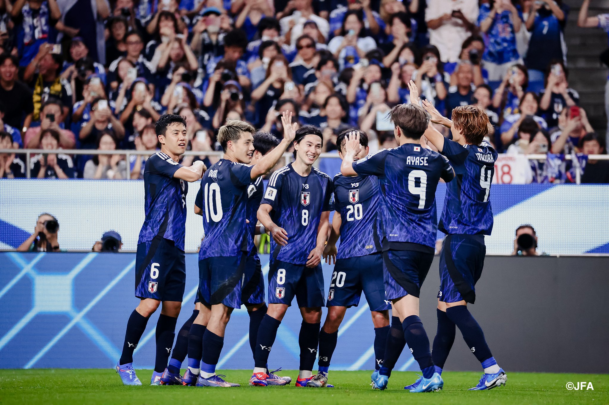 J.League stars of past and present propel Japan to 7-0 win over China ...